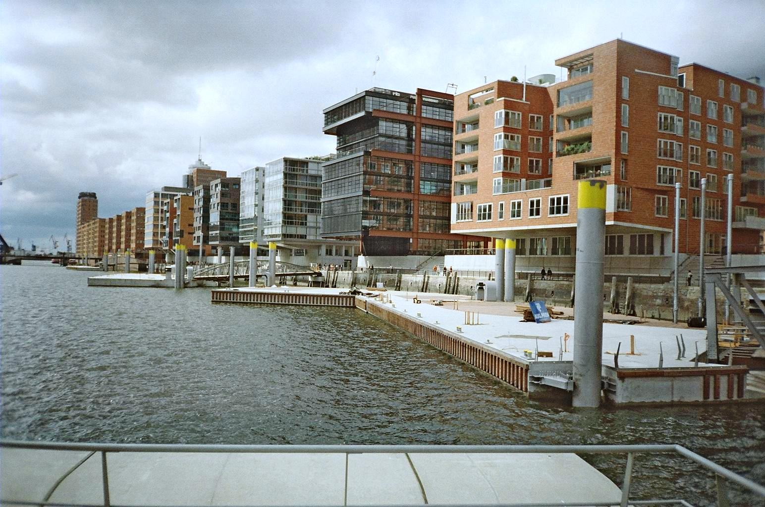 Floating docks in the traditional harbour in Hamburg, Germany | Schomburg